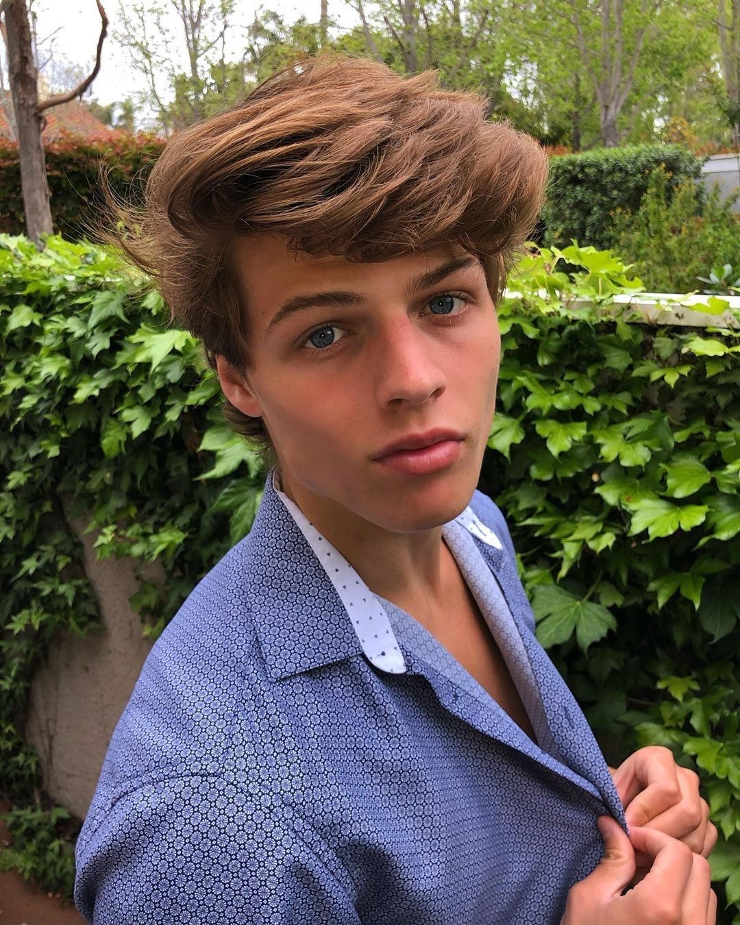 Sam Dezz · Free AI Chatbot