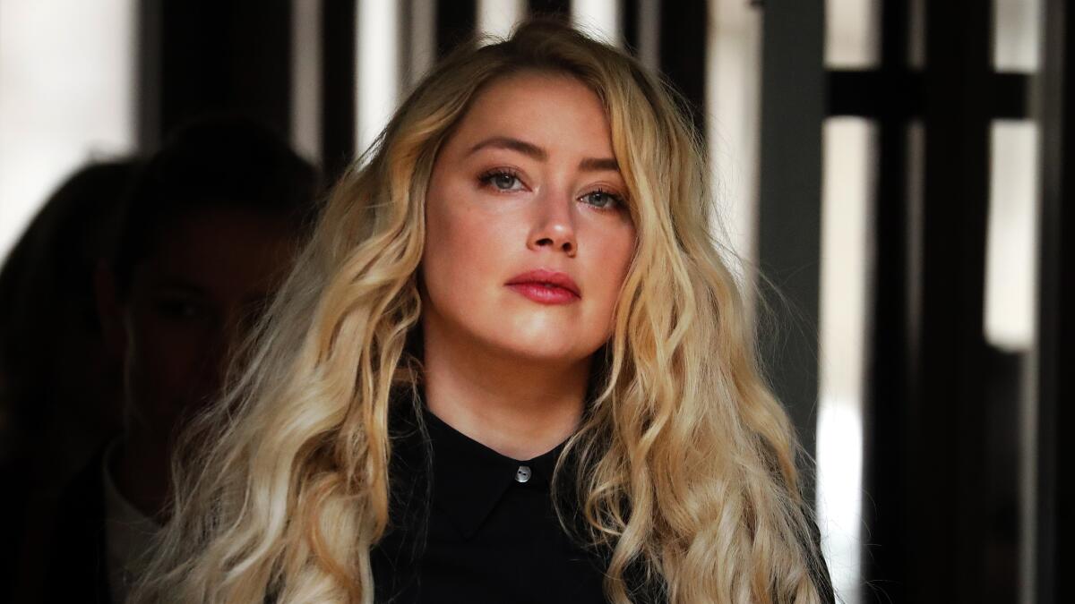 Amber Heard · Free AI Chatbot