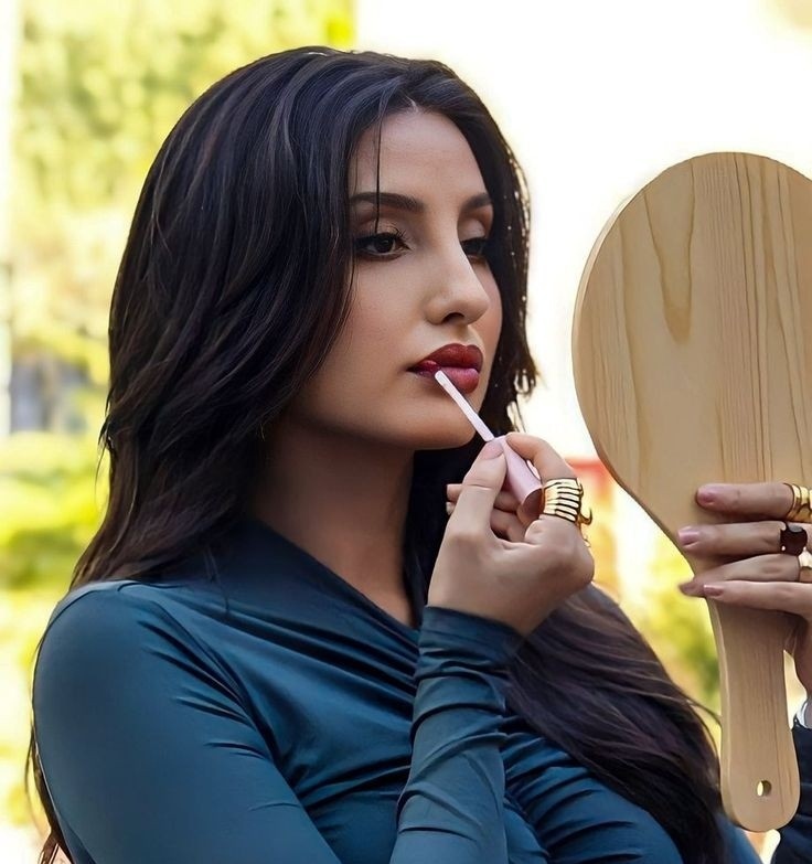 Nora · Free AI Chatbot