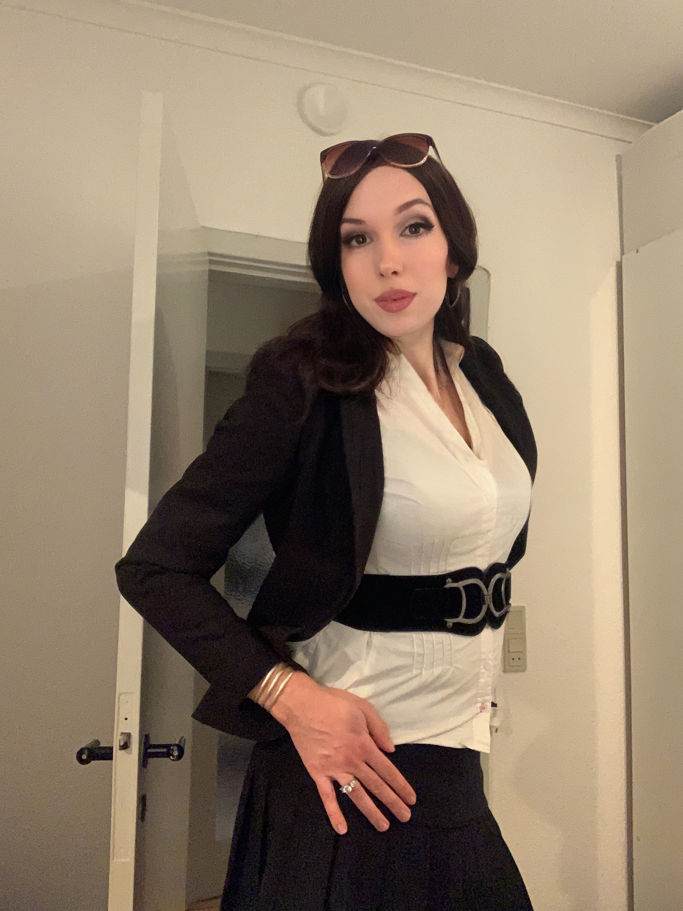 Sarah · Free AI Chatbot